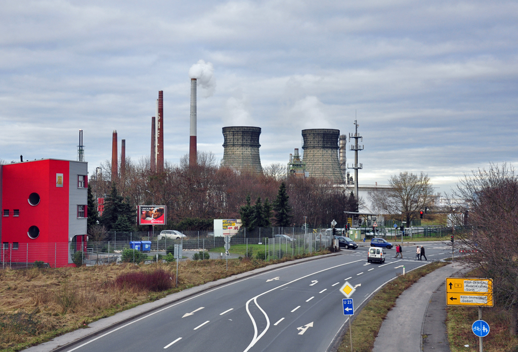 Verladegelände/Industriegelände, Rheinwerft und Raffinerie in Godorf ...