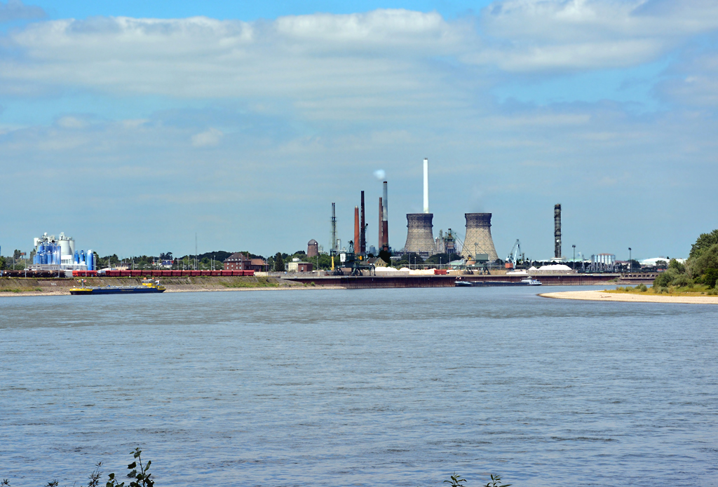 Shell-Raffinerie in Godorf - 23.06.2014 - Staedte-fotos.de