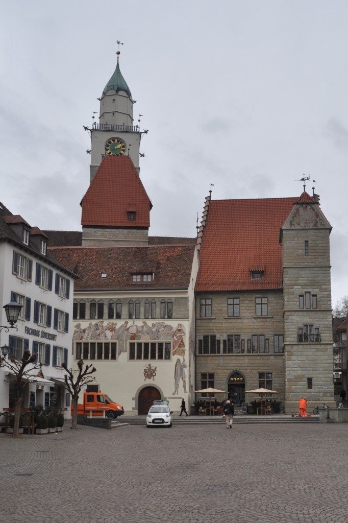 ÜBERLINGEN (Bodenseekreis), 24.02.2015, Münsterplatz - Staedte-fotos.de