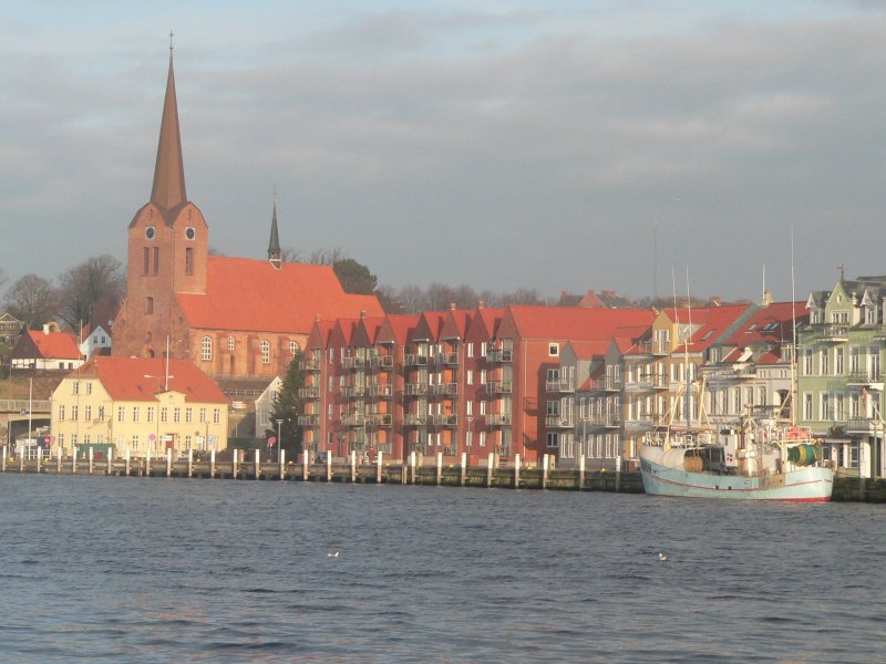 Das Gefallenendenkmal in Broager (deutsch: Broacker) ist ein künstlich ...
